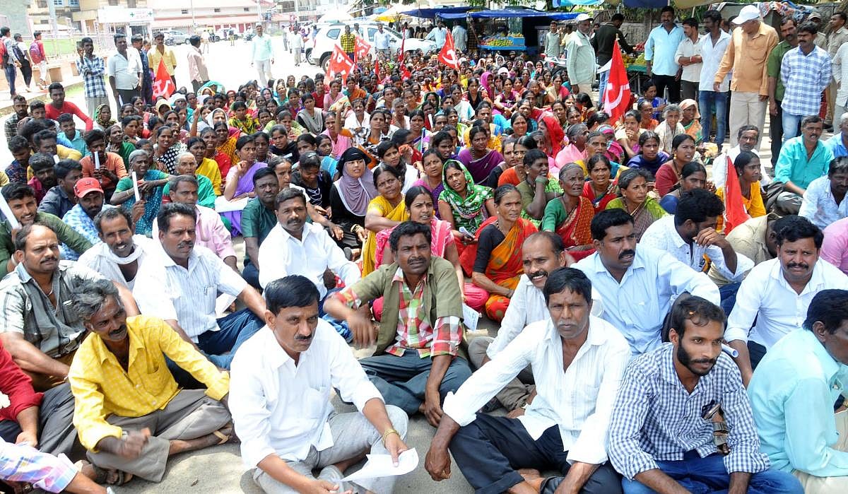 Give job to working hands, urge labourers
