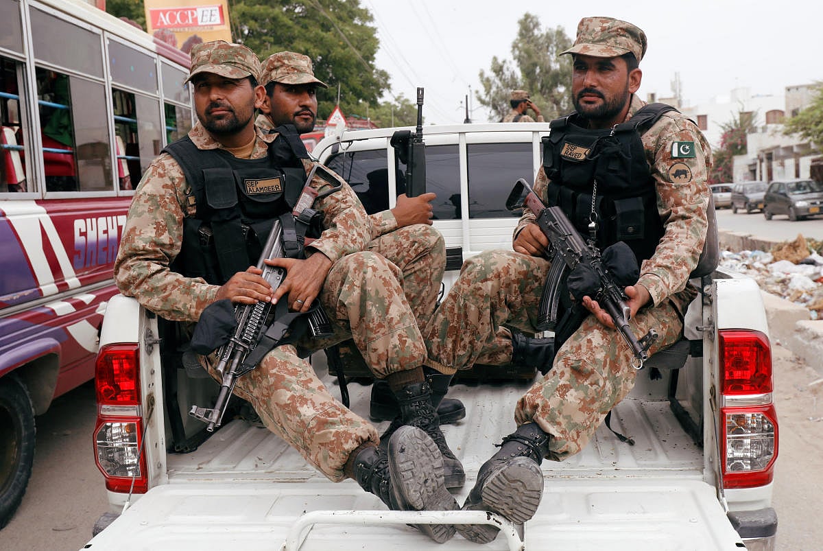 Pak military to voluntarily cut defence budget
