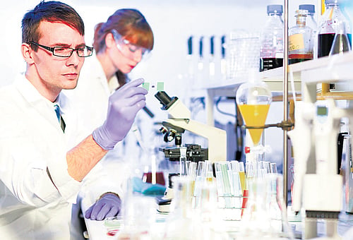 Super-repellent substance without plastic coatings created
