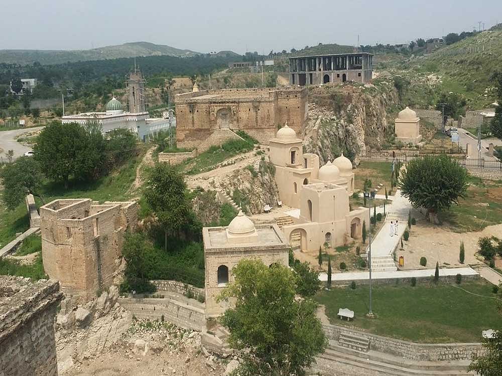 Katas Raj temple pond in Pakistan drying up