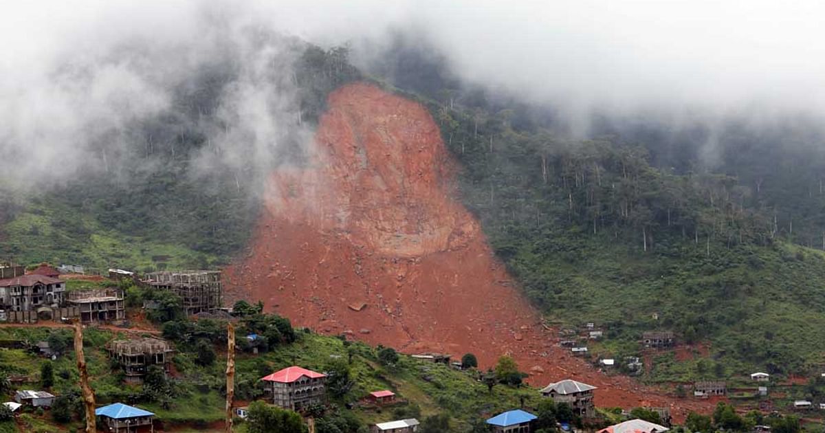 Mass burials for Sierra Leone flood victims Mass burials for Sierra Leone flood victims