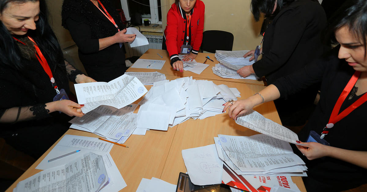 Azerbaijan ruling party wins polls, opposition cries fraud Azerbaijan ruling party wins polls, opposition cries fraud