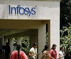 Infosys to hire 12,000 people in Q2, 45,000 in FY'12