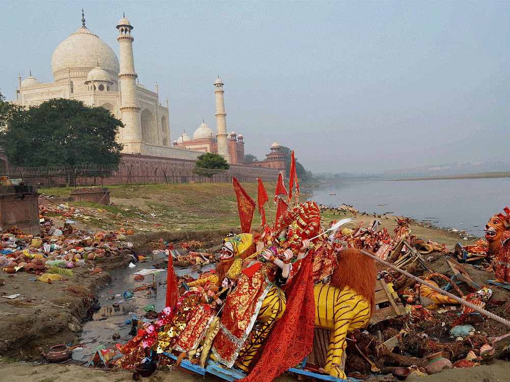 Rs 5,000 fine for throwing religious items, waste in Yamuna