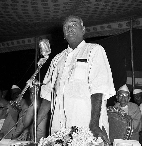TN CM inaugurates memorial for Kamarajar