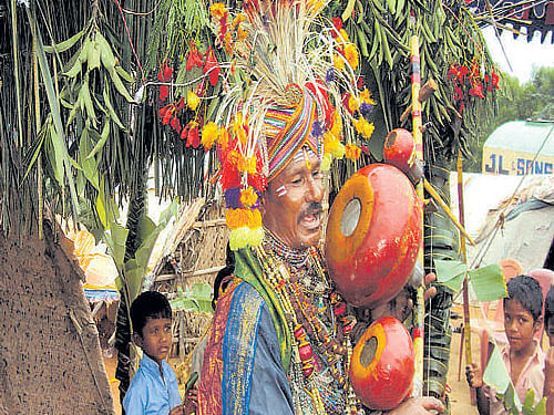 Playing 'kinnari' to the tunes of tradition