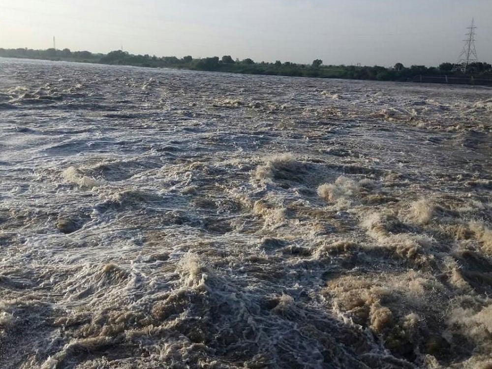 1.13 lakh cusec water released from Sonna barrage
