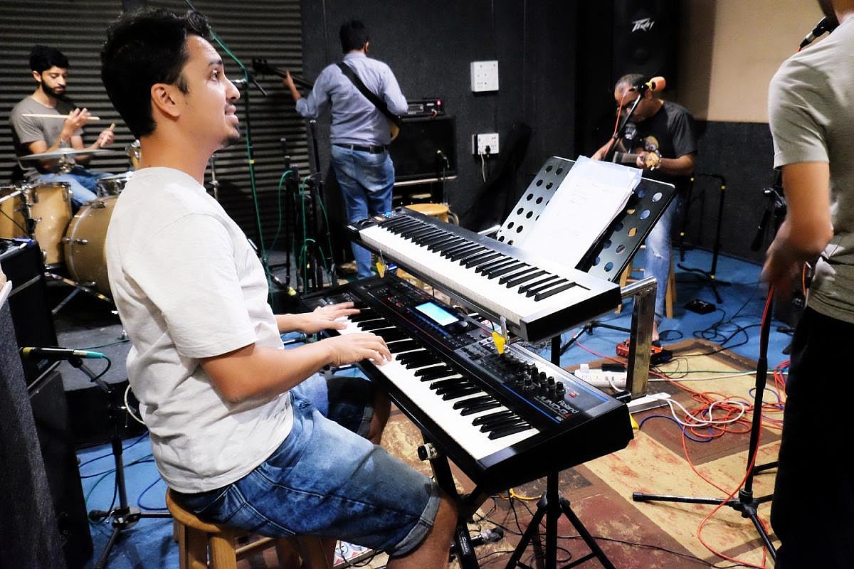 Know the Perfect Strangers