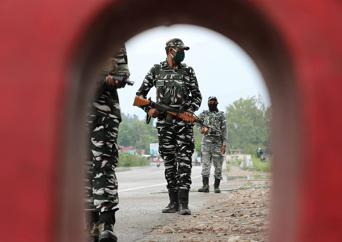 2 militants, CRPF jawan killed in encounter in Jammu and Kashmir's Pulwama