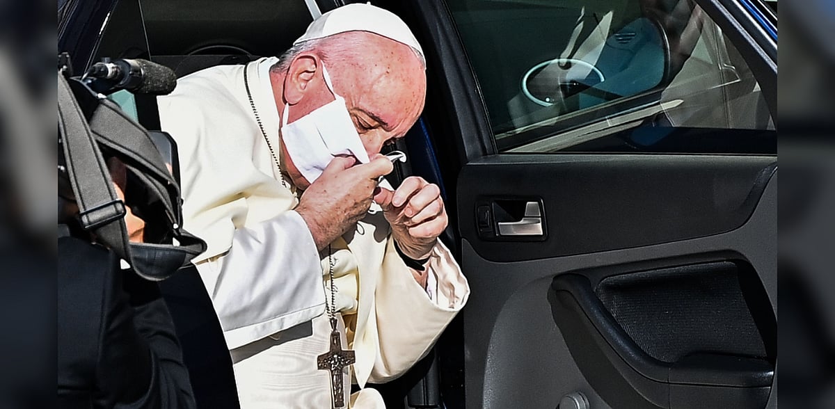 Pope sports face mask for first time in public
