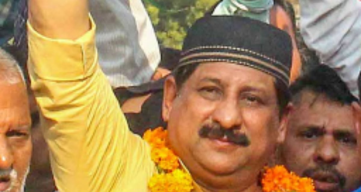 Congress MLA among 50 arrested for anti-Macron stir in Bhopal; freed on bail