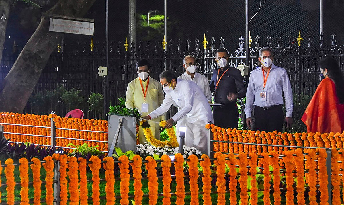 Uddhav Thackeray, Sharad Pawar pay tributes to Bal Thackeray on his ...