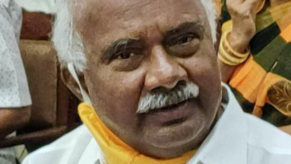 Activist seeks action on Vishwanath's letter on English language