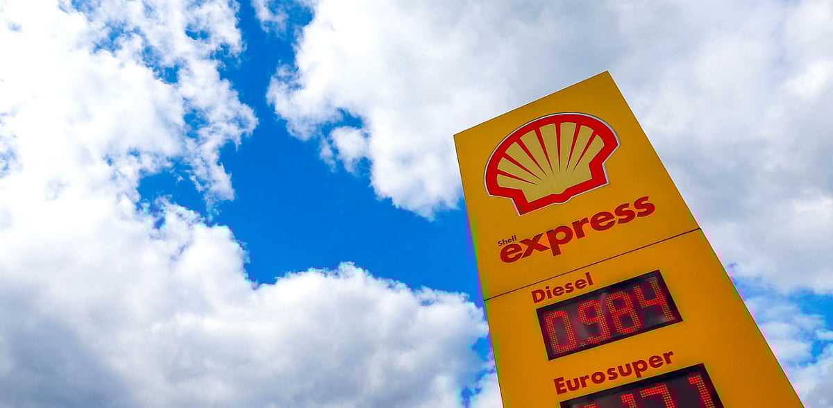 Shell says to invest $5-6 bn annually in green energy