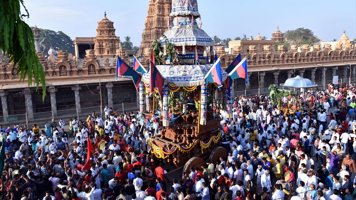 Covid-19 norms violated at Nanjangud Rathotsava