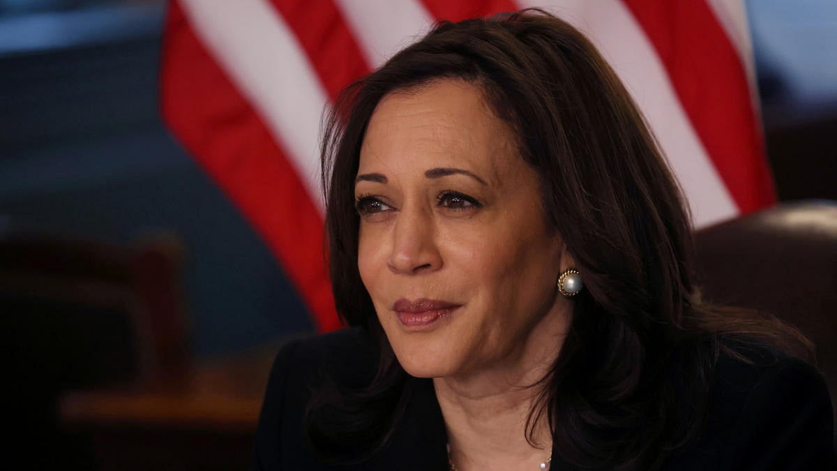 Kamala Harris walks political tightrope in US border role