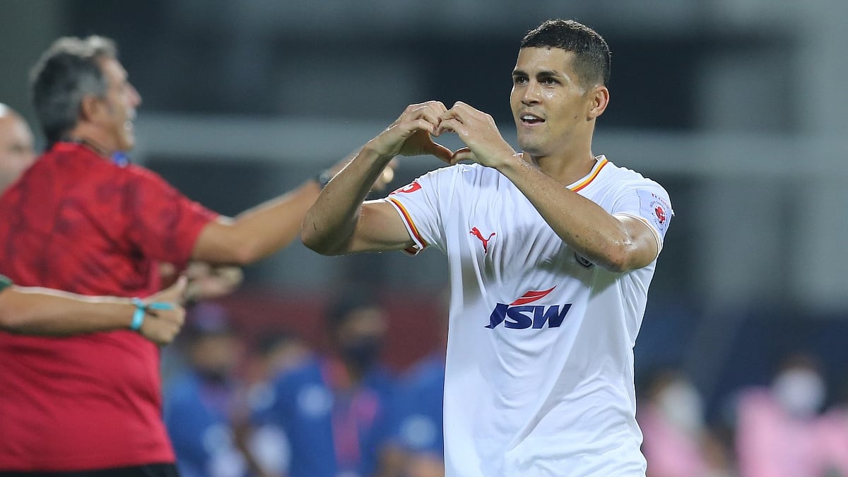 Cleiton Silva searching for the goal rush