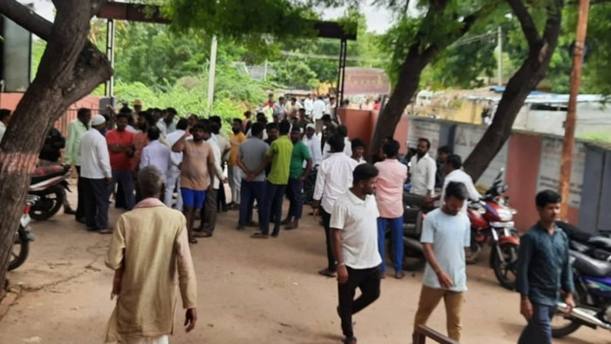 Koppal communal clash: Police inspector, 3 cops suspended