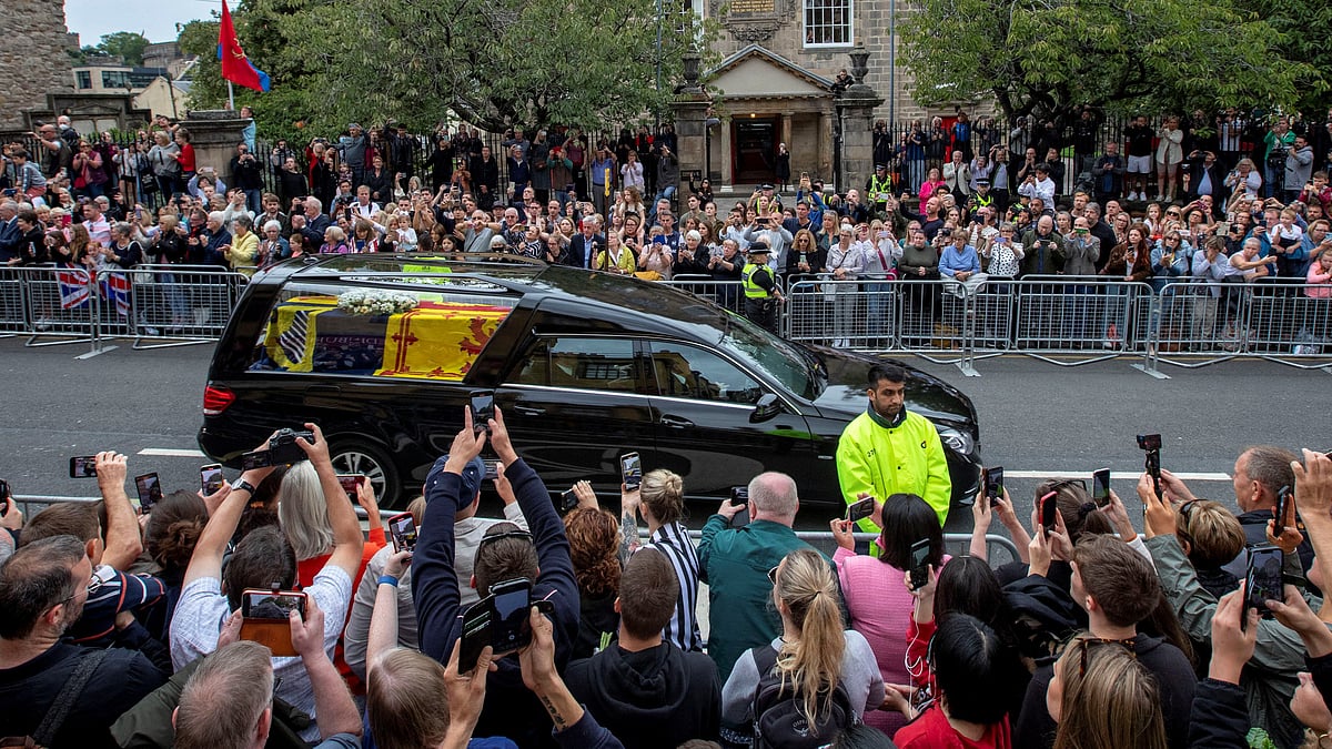 Queen Elizabeth II’s coffin arrives in Edinburgh ahead of London funeral
