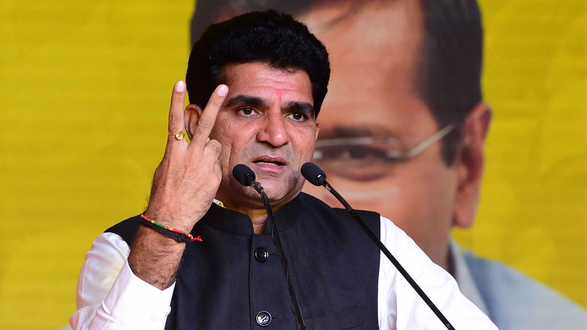 AAP CM face Isudan Gadhvi to contest from Khambhalia in Gujarat ...