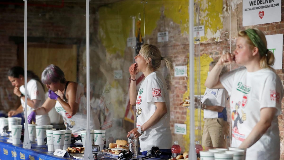 Bugs, dogs and snubs: The world of offbeat sports in 2022