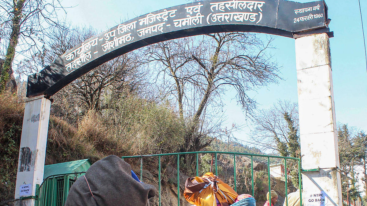 Joshimath crisis: Chamoli DM says resettlement package being prepared ...