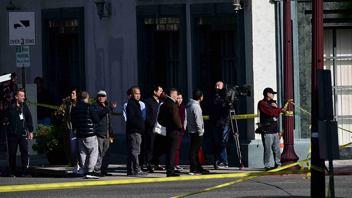 Police surround suspect in California mass shooting: Reports