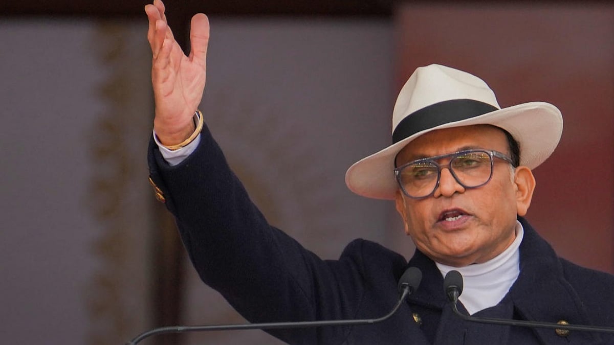 Actor Annu Kapoor admitted to Delhi's Sir Ganga Ram hospital, currently ...