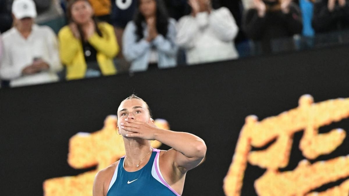 Sabalenka beats Linette to set up Australian Open final with Rybakina