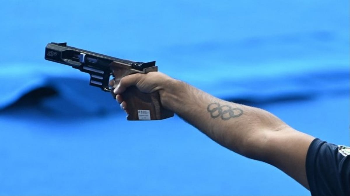 Varun Tomar bags 10m air pistol gold, opens India's account at Cairo ...