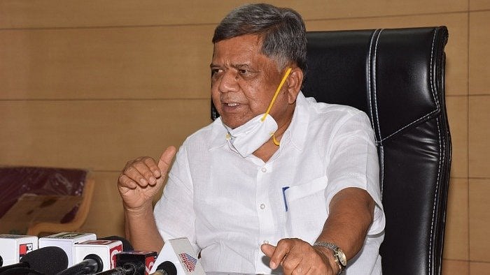 High command just said make way for youngsters: Shettar