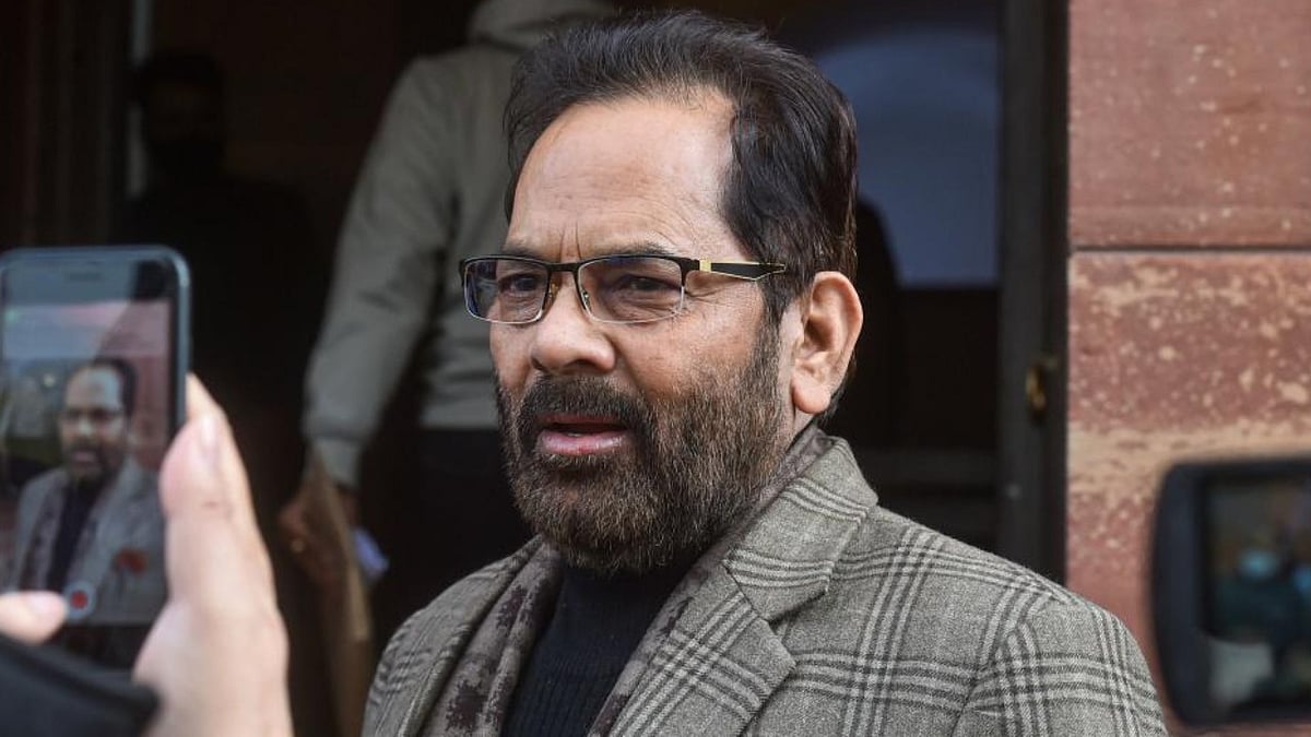 Mukhtar Abbas Naqvi targets Congress over Kharge's 'poisonous snake ...