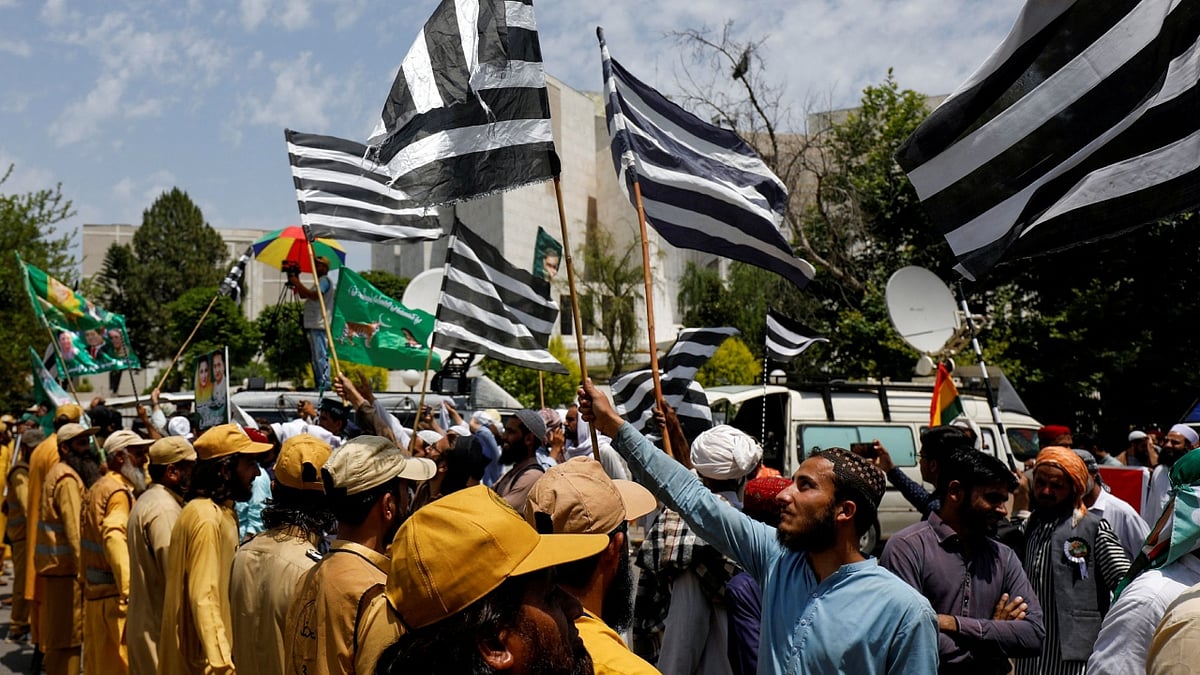 Islamic party in Pakistan's ruling coalition stages protest against ...