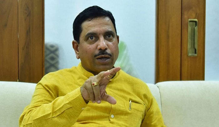 Sadananda Gowda need not worry about his political future: Pralhad Joshi