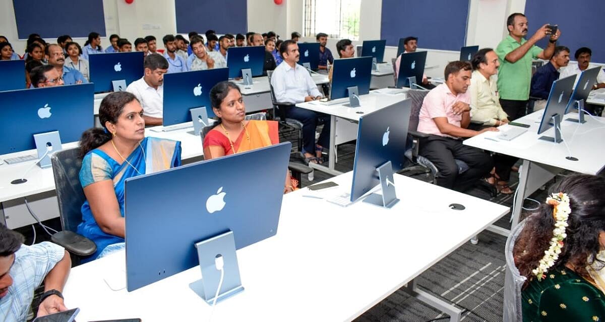 Mandya gets first Apple Lab in Karnataka