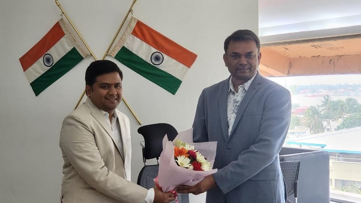 Mullai Muhilan takes charge as DK DC