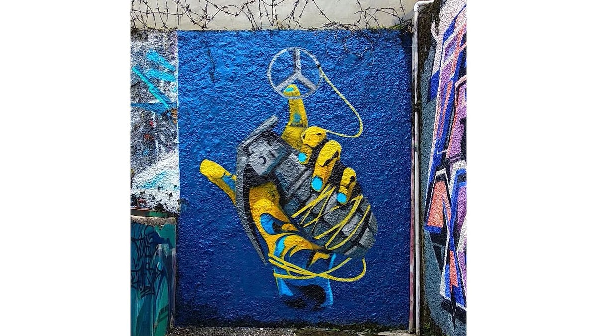 10 powerful murals & art pieces in support of Ukraine