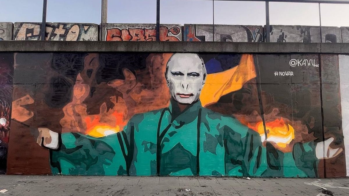 10 powerful murals & art pieces in support of Ukraine