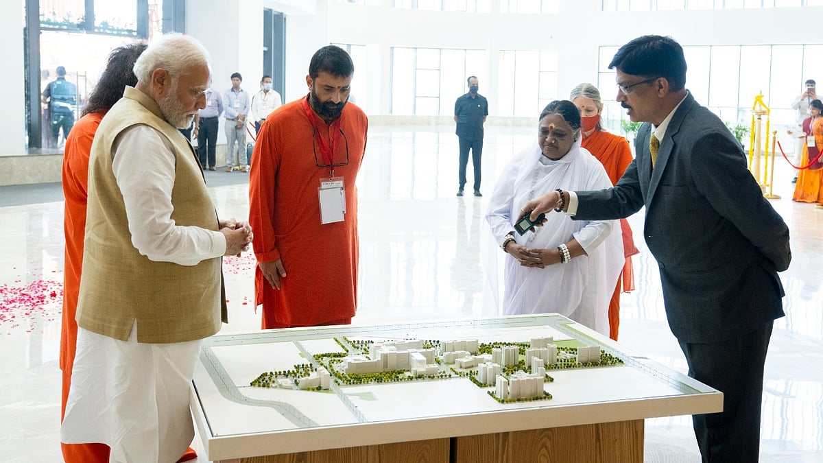 Modi unveils Asia's largest pvt hospital in Faridabad