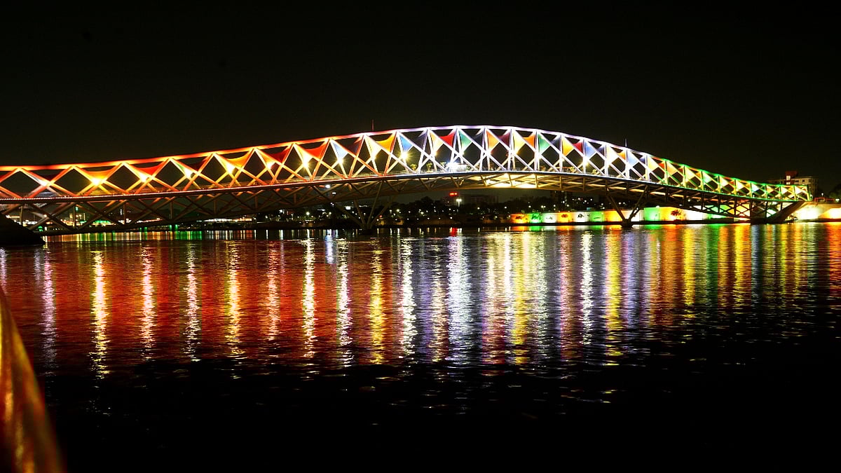 PM Modi unveils 'Atal Bridge' on Sabarmati riverfront in Gujarat
