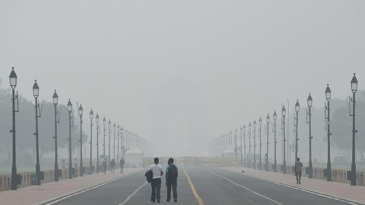 In Pics | Delhi-NCR witnesses season's first fog