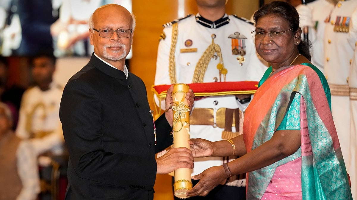 Padma Awards 2023: President Droupadi Murmu honours Sudha Murty ...