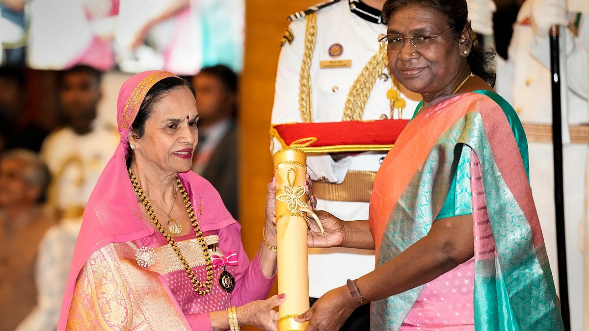 Padma Awards 2023: President Droupadi Murmu honours Sudha Murty ...