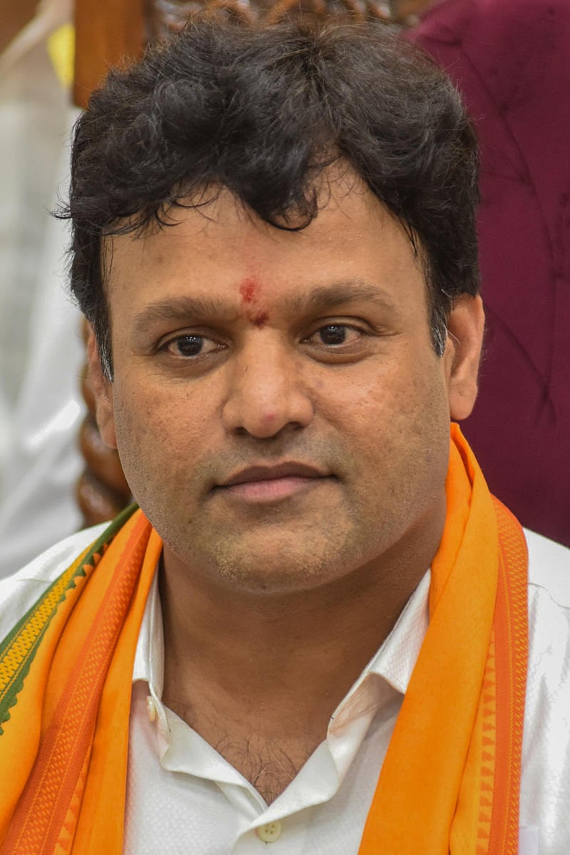 Sign attendance register or face pay cut: Mayor to BBMP