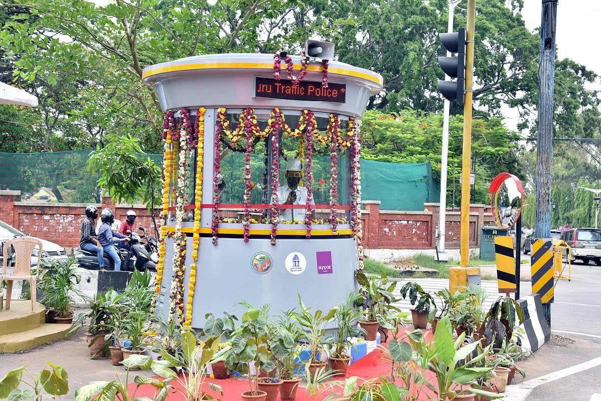 High-tech police chowkis at 340 traffic junctions