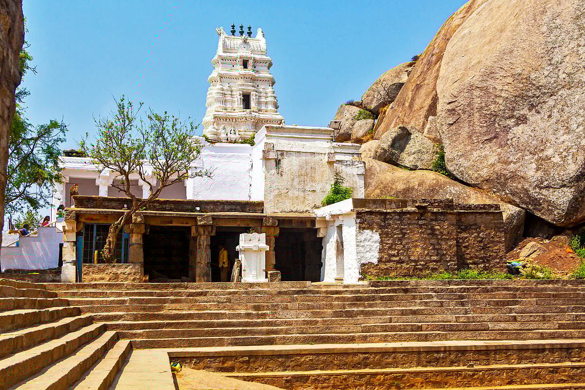 A trek to the temple in Devarayanadurga