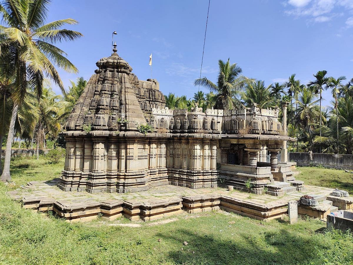 Eclectic architecture, elegant features