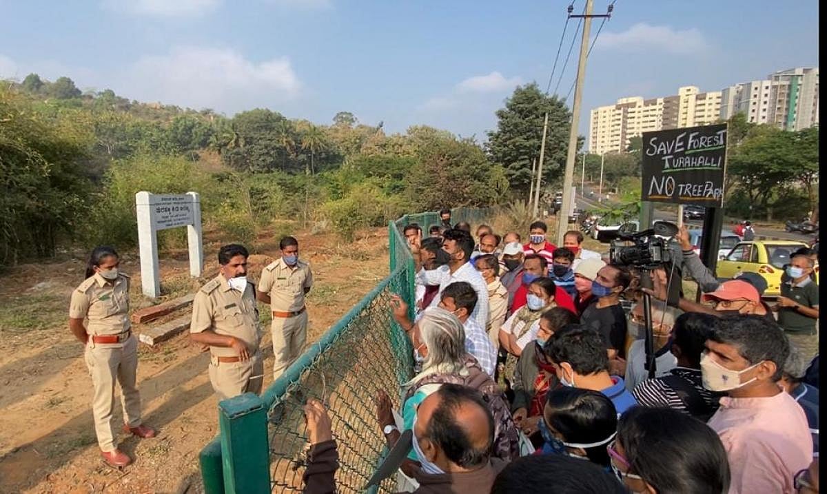 Residents intensify protest against tree park in Turahalli forest