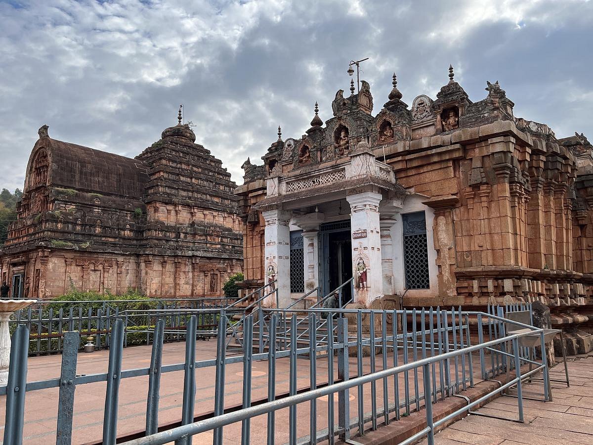 In the land of red soil, a legendary temple
