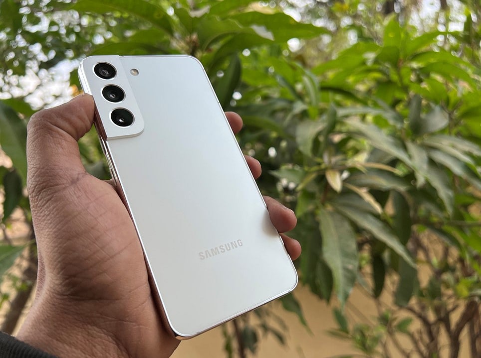 Samsung Galaxy S22 review: Premium compact phone